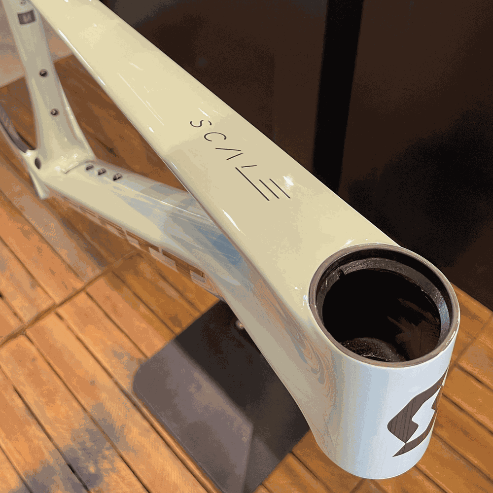 Quadro Scott Em Carbono Scale HMF HT Off-White