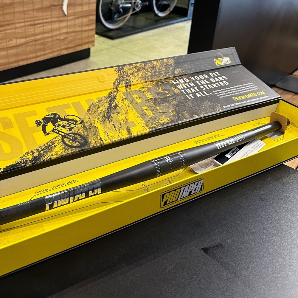 Guidão ProTaper Original XC Flat Carbono Hyperlite Preto e Cinza